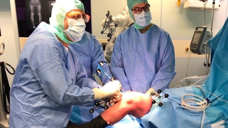 MAKO: il robot del futuro per la protesi al ginocchio | Ospedale P ...